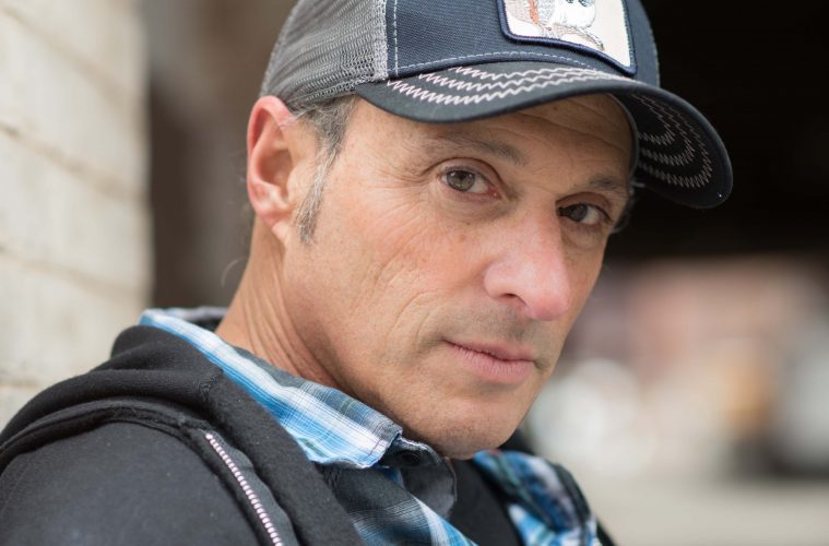 Riff – A Guitar Journal by TrueFire