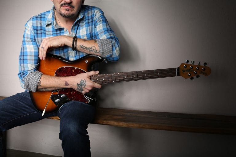 Mike Zito: First Class Life – Riff